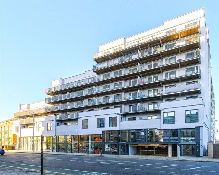 501 High Road, Ilford 2 bed apartment - £1,750 pcm (£404 pw)