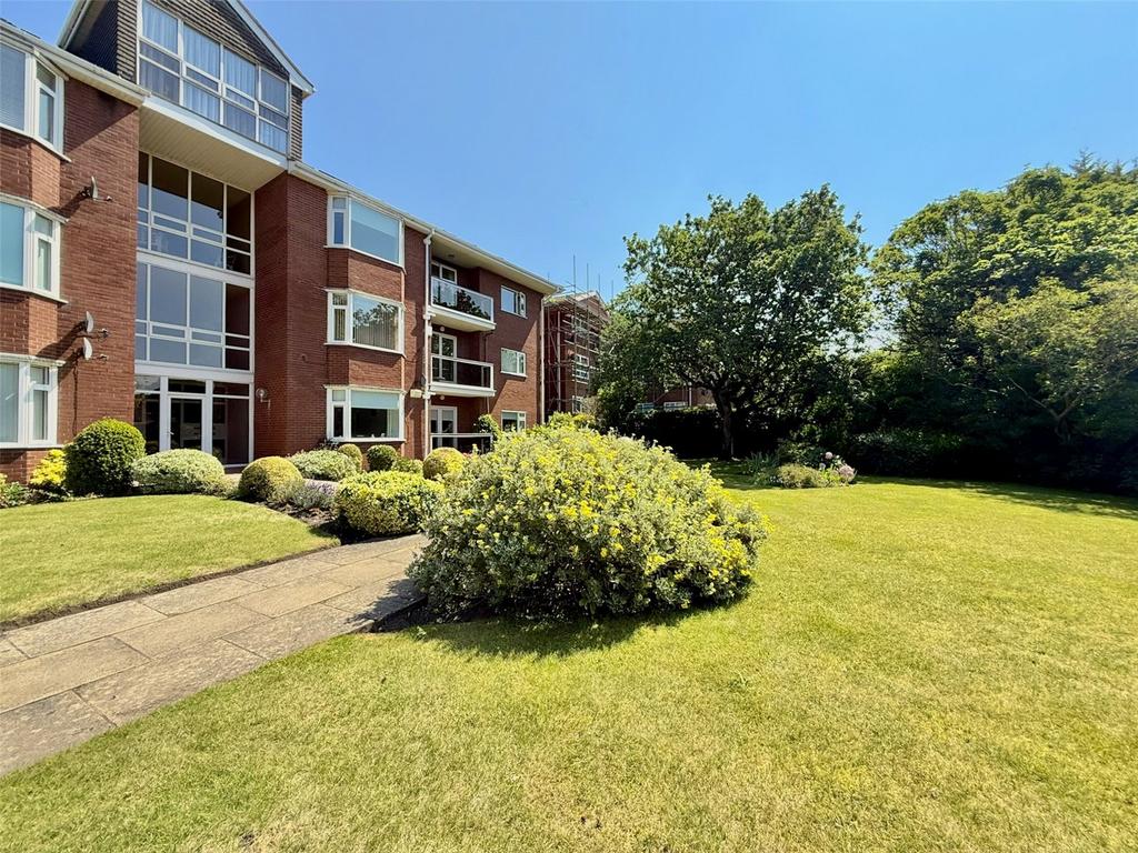 Grosvenor Road, Southport PR8 3 bed apartment for sale - £340,000