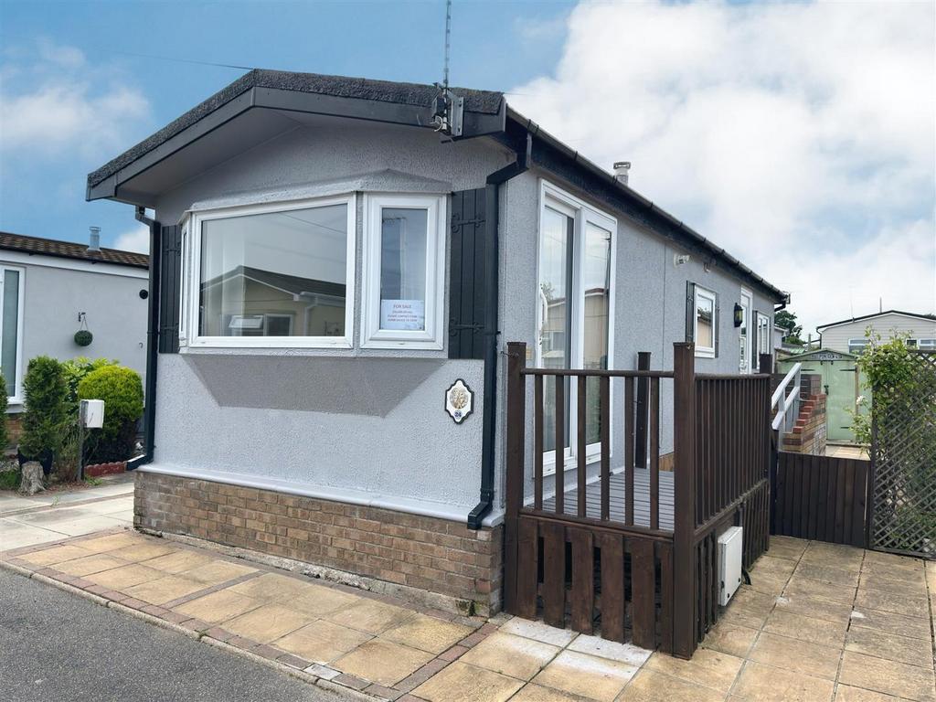 Beach Farm Park, Arbor Lane, East... 1 bed park home - £50,000