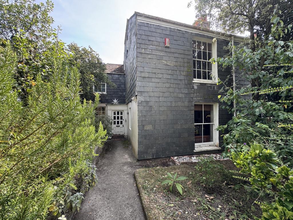 1 Home Park, Stoke, Plymouth, Devon... 4 bed end of terrace house for ...
