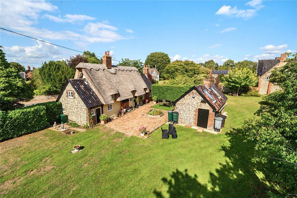 Memorial Cottages, The Street... 3 bed detached house for sale - £450,000