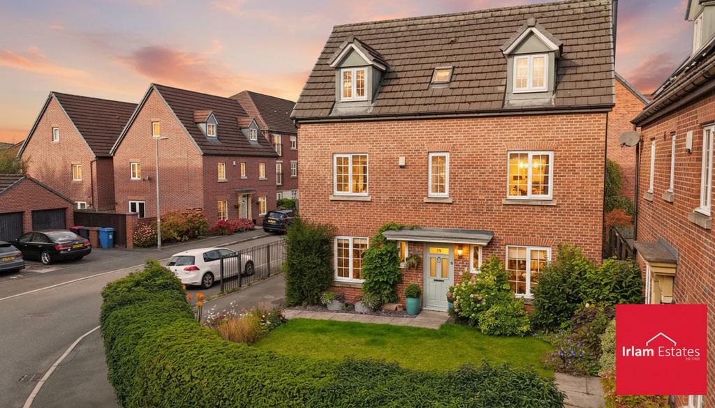 Mona Way, Irlam, M44 5 bed detached house for sale - £465,000
