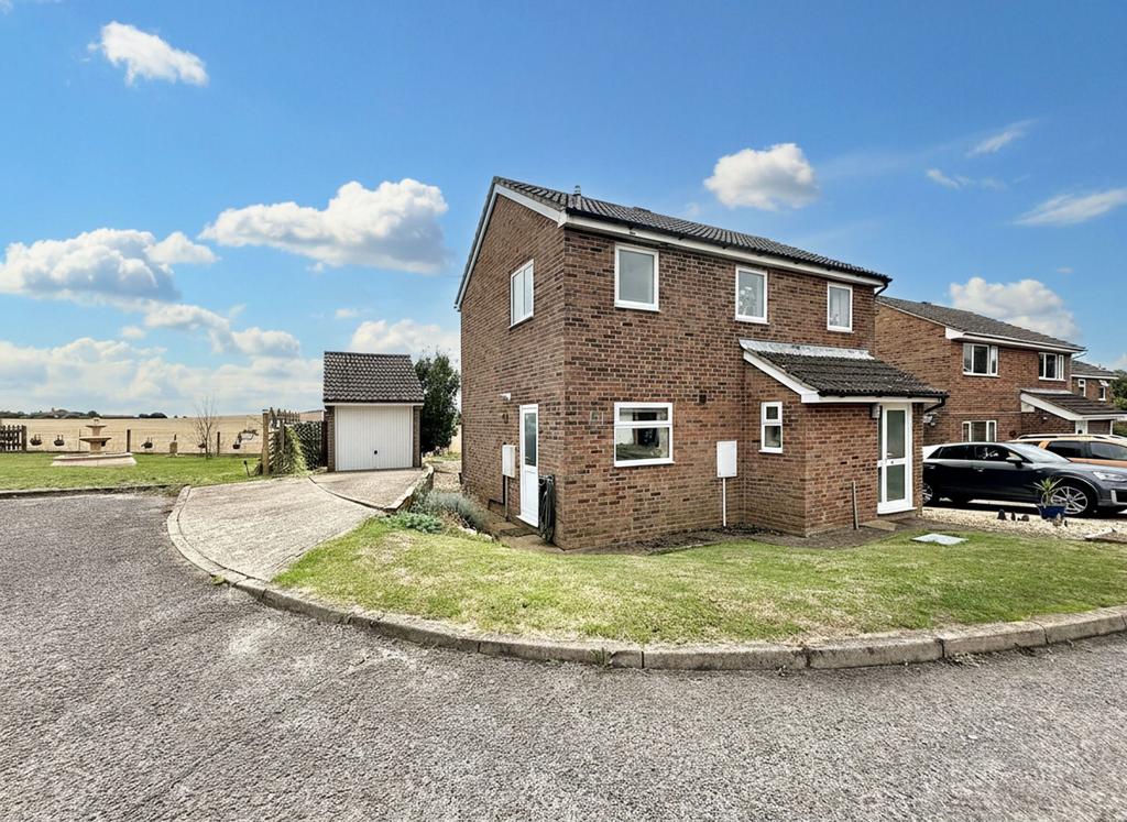 Skyline View, Peacehaven, BN10 8EL 3 bed detached house - £400,000