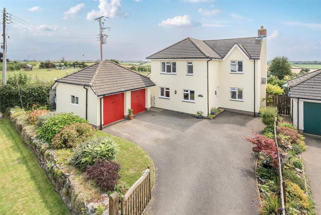 Roborough, Winkleigh 4 bed detached house - £425,000