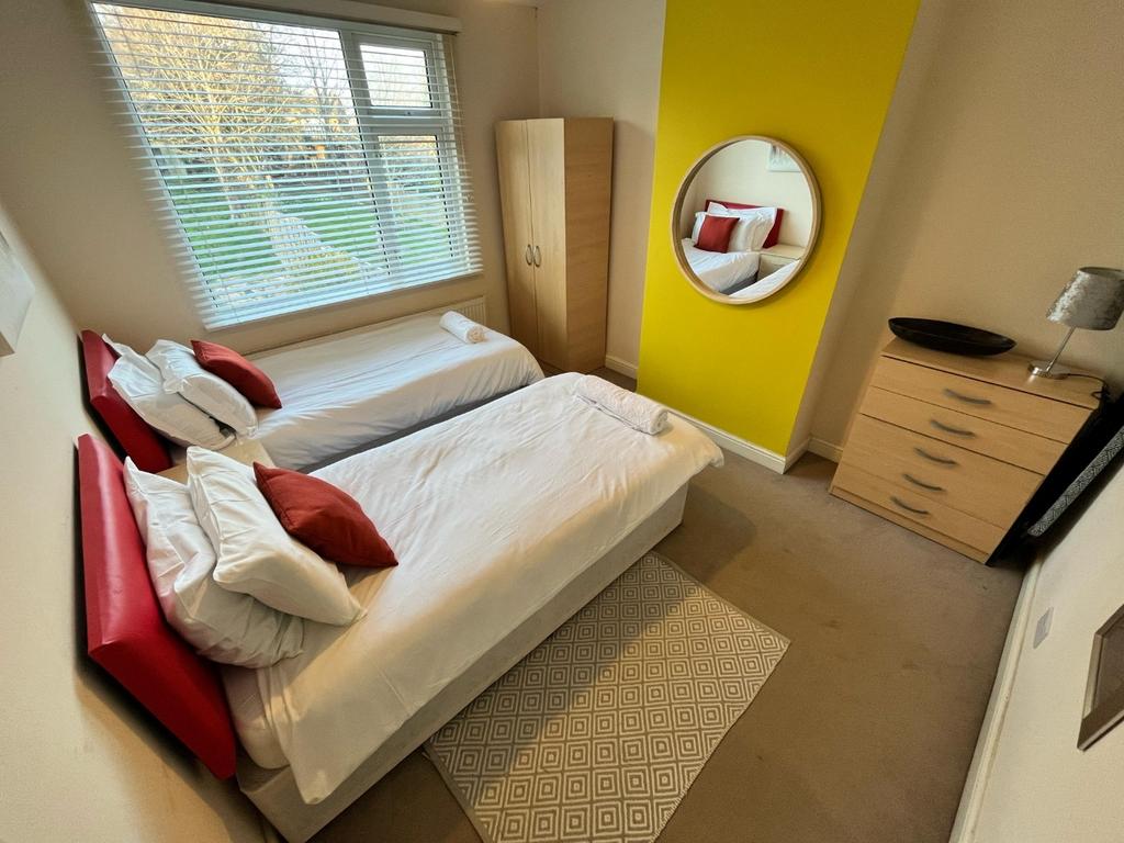 56 Richmond Hill, Luton... Studio to rent - £600 pcm (£138 pw)