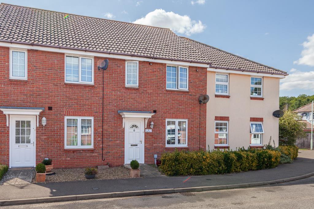 Wards View, Kesgrave, IP5 2PW 3 bed terraced house - £289,995