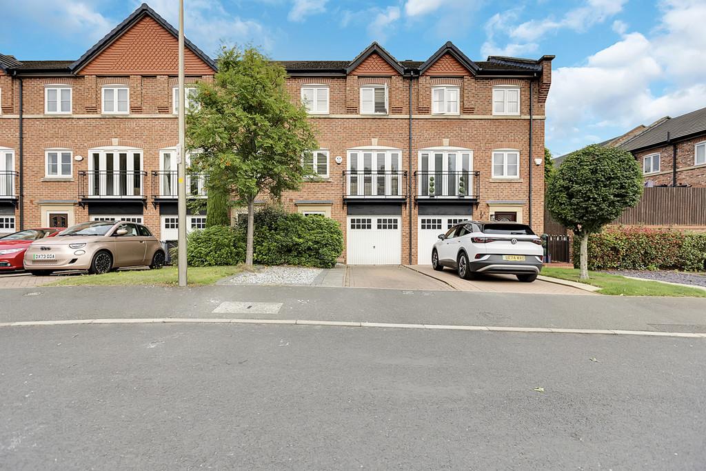 Harbutts View, Middlewich 4 bed townhouse - £295,000