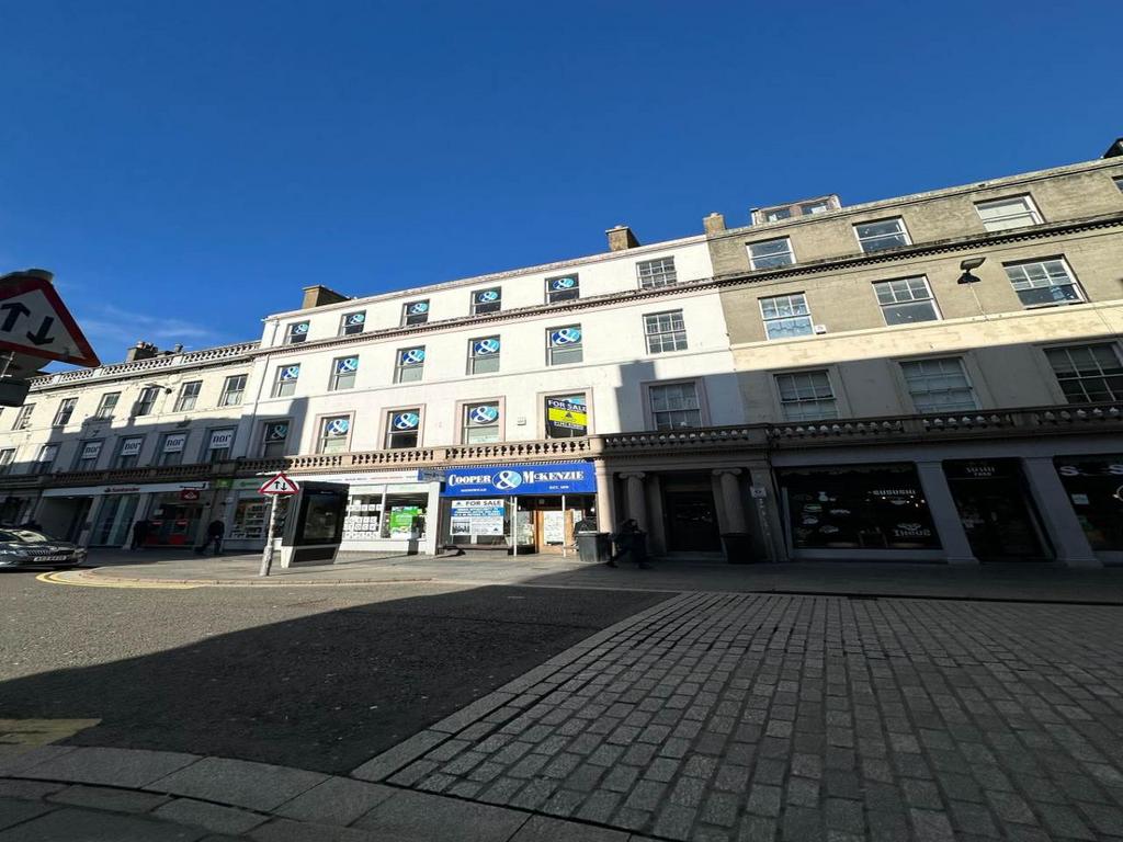 41 3/2 Reform Street, 6 bed flat - £2,100 pcm (£485 pw)