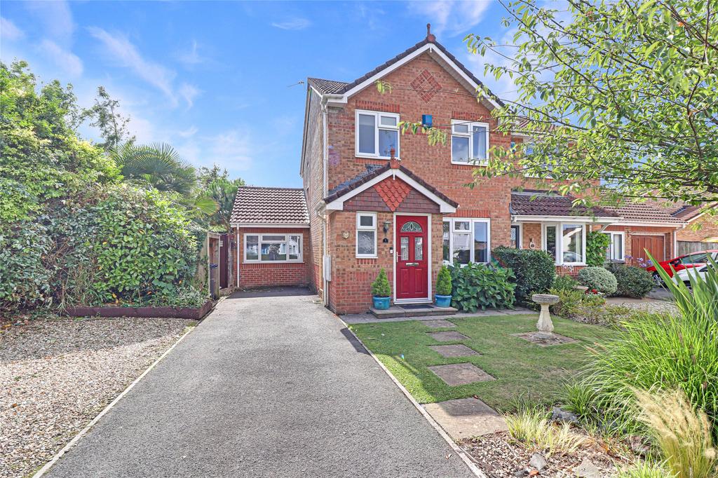 Wester-Moor Way, Roundswell... 4 bed semi-detached house - £365,000