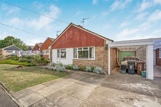 Redbourn AL3 3 bed detached bungalow - £485,000
