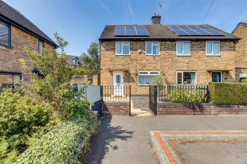 Lime Tree Road, Hucknall NG15 2 bed semi-detached house for sale - £170,000