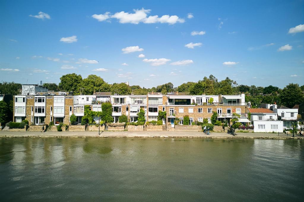 Strand on the Green, Chiswick, W4 4 bed terraced house - £2,000,000
