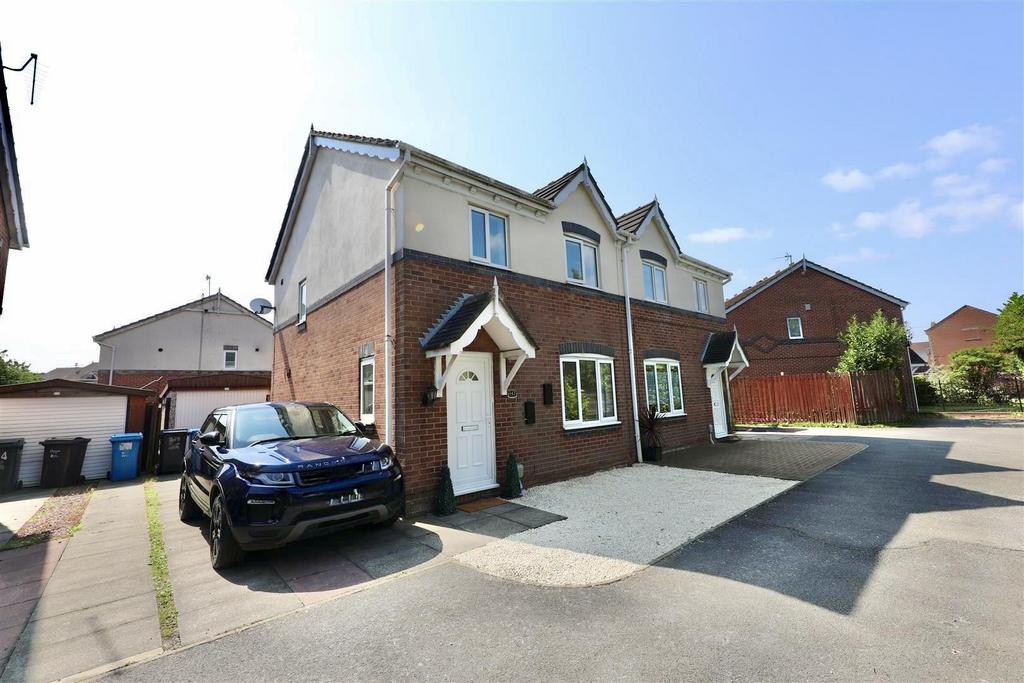 South Bridge Road, Hull 3 bed semi-detached house - £195,000