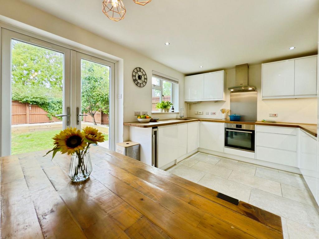 Justicia Way, Cheltenham GL51 3 bed semi-detached house - £369,950
