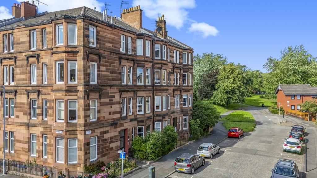 Oran Street, Glasgow G20 1 bed flat - £134,000