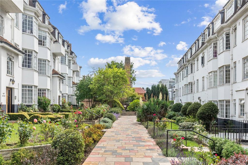 Streatham Hill, London, SW2 2 bed apartment for sale - £325,000