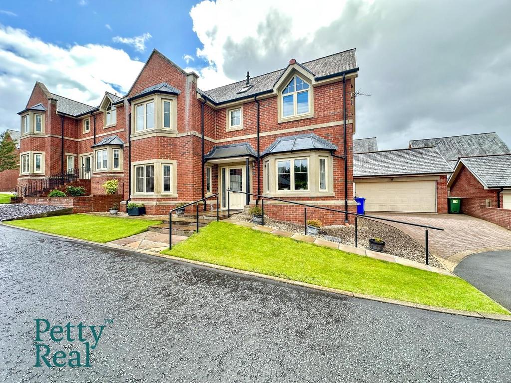 Grenfell Gardens, Colne 4 bed detached house for sale - £530,000