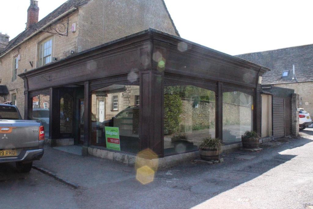 High Street, Lechlade Property - £995 pcm (£230 pw)