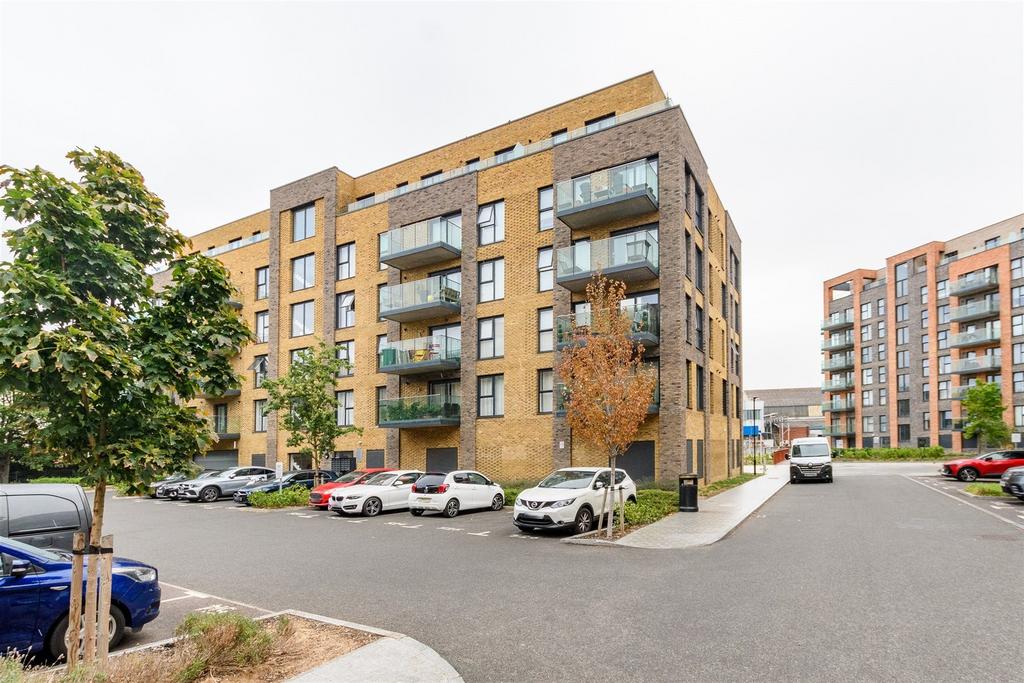 James Smith Court, Dartford, Kent 2 bed flat for sale - £320,000