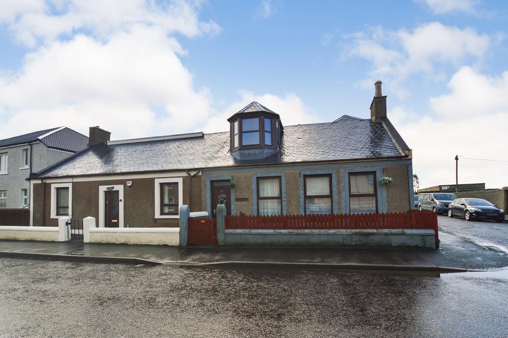 35 Canal Street, Saltcoats, KA21 5JA 2 bed cottage - £114,000