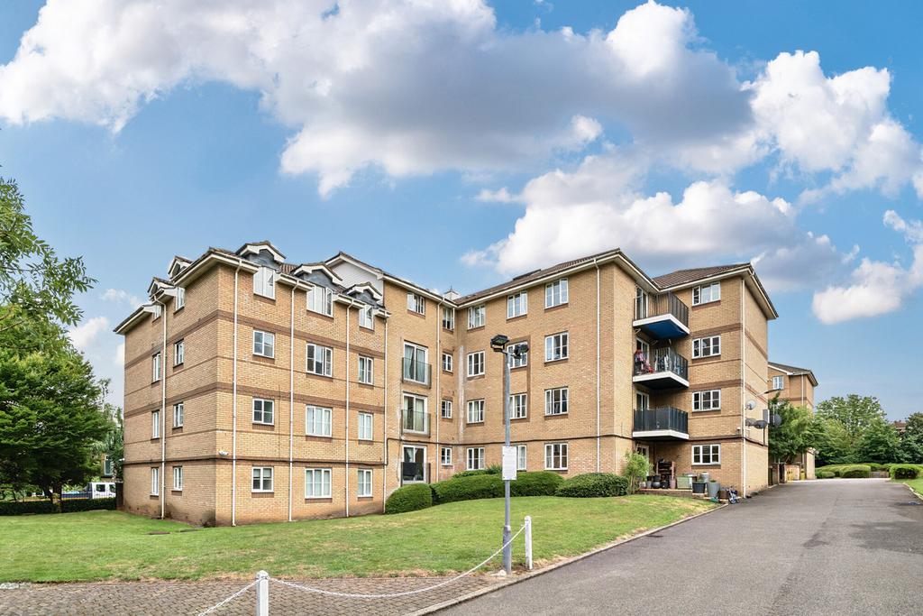 Sheepcote Road, Harrow 2 bed apartment for sale - £425,000