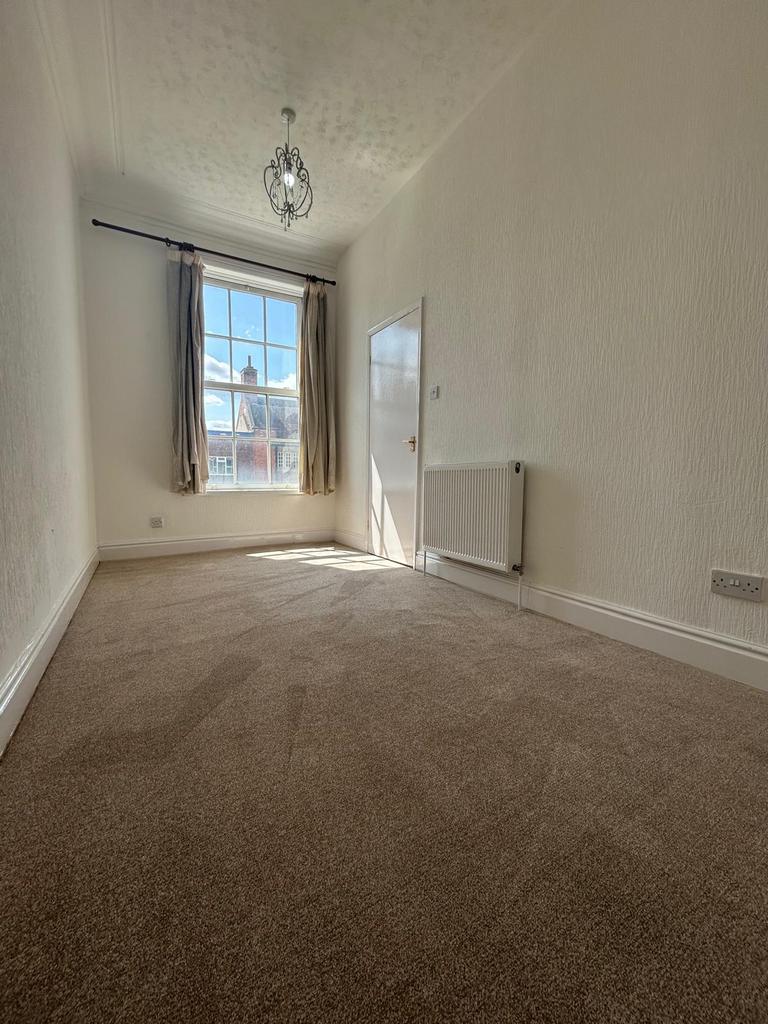 Spring Bank, Hull HU3 1 bed flat - £550 pcm (£127 pw)