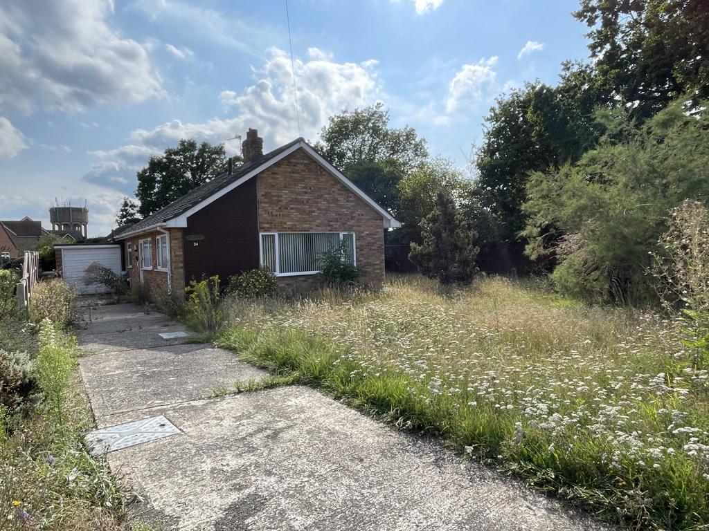 34 Myrtle Road, Hethersett, Norwich... 3 bed bungalow for sale - £260,000