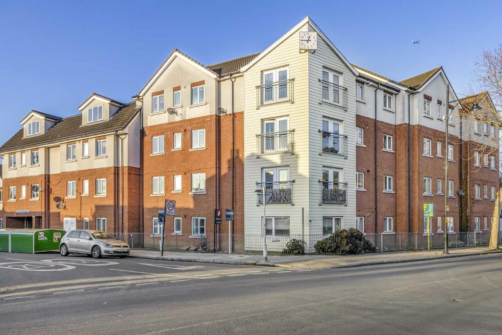 Symons Close, London SE15 1 bed flat - £1,575 pcm (£363 pw)