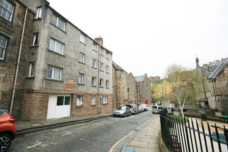 Dean Path, Edinburgh EH4 1 bed flat - £1,100 pcm (£254 pw)
