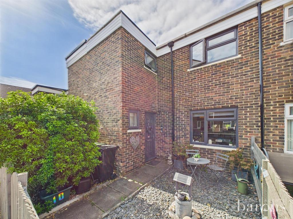 Wordsworth Close, Basingstoke RG24 3 bed terraced house - £285,000