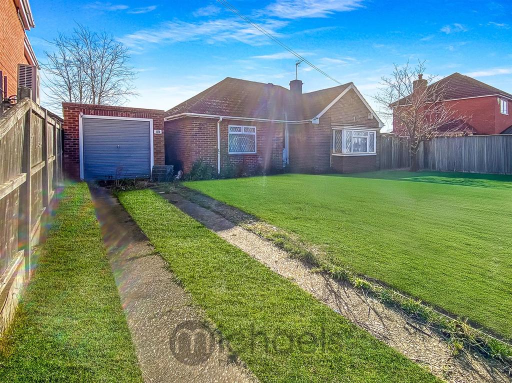 London Road, Marks Tey, CO6 1EB 2 bed detached bungalow to rent - £ ...