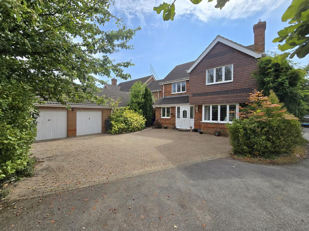 Croft Lane, Roade, NN7 2QZ 4 bed detached house - £550,000