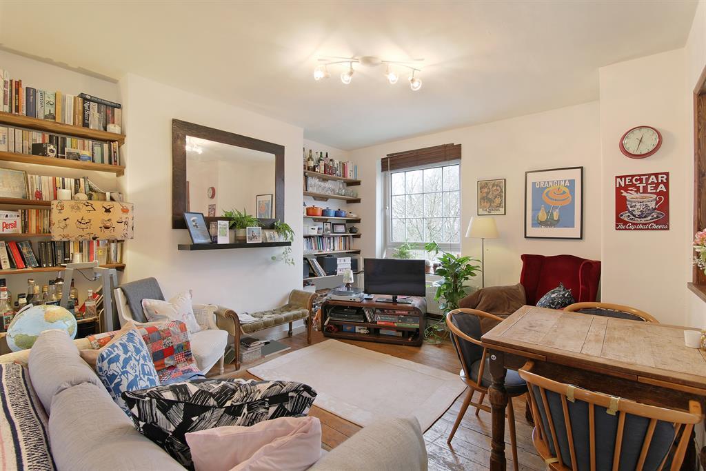 Fairwall House, SE5 8QW 4 bed apartment to rent - £3,600 pcm (£831 pw)