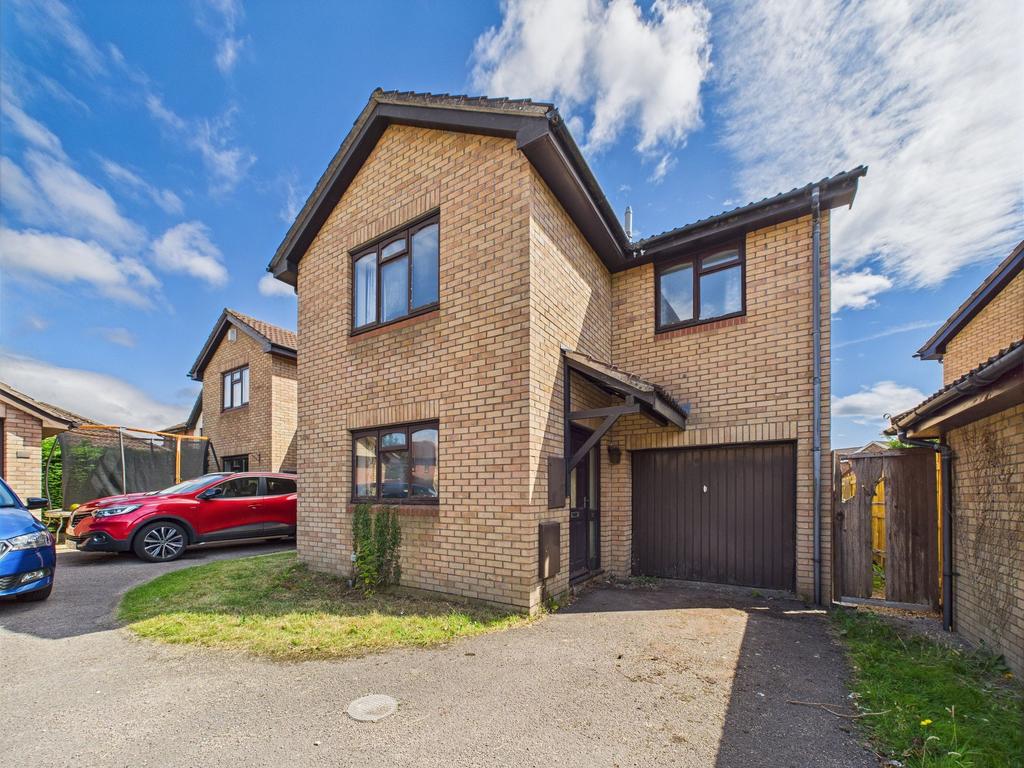 The Newlands, Mardy, NP7 3 bed detached house - £295,000