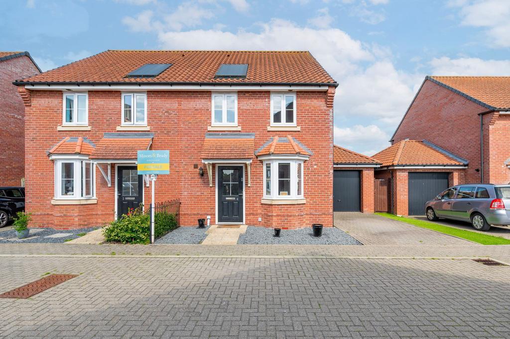 Harvey Close, Horsford 3 bed semi-detached house - £325,000