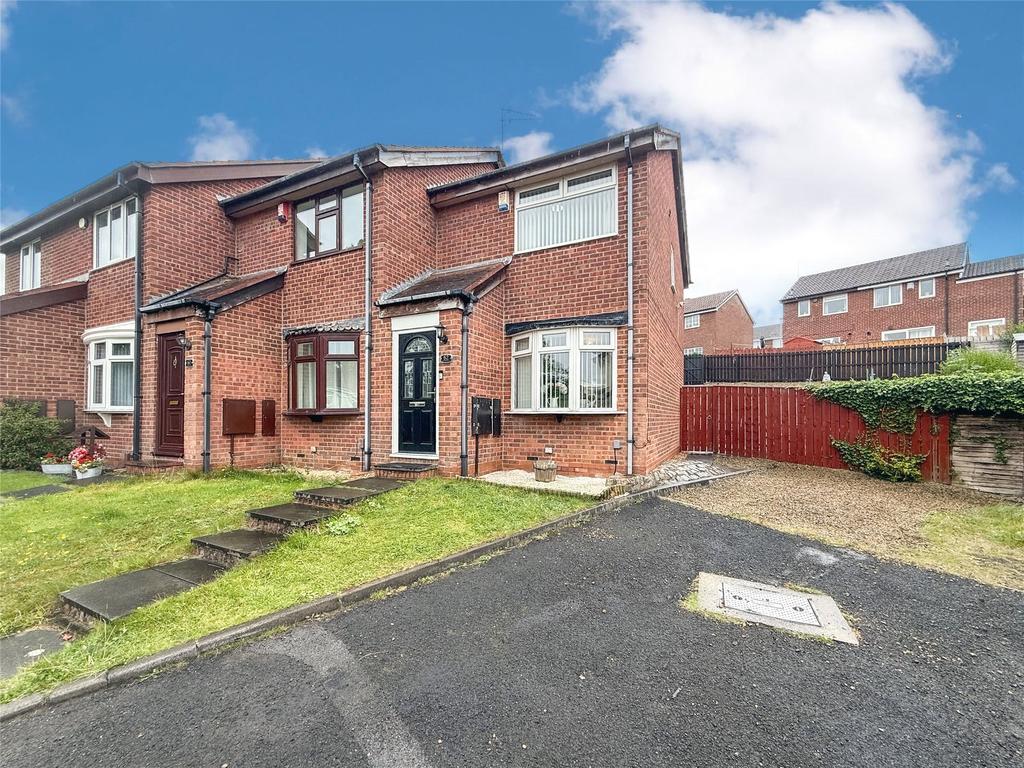 Dykes Way, Windy Nook, Gateshead, NE10 2 bed semi-detached house for ...