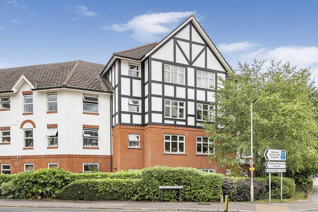 Heathside Road, Woking, Surrey, GU22 2 bed apartment - £325,000