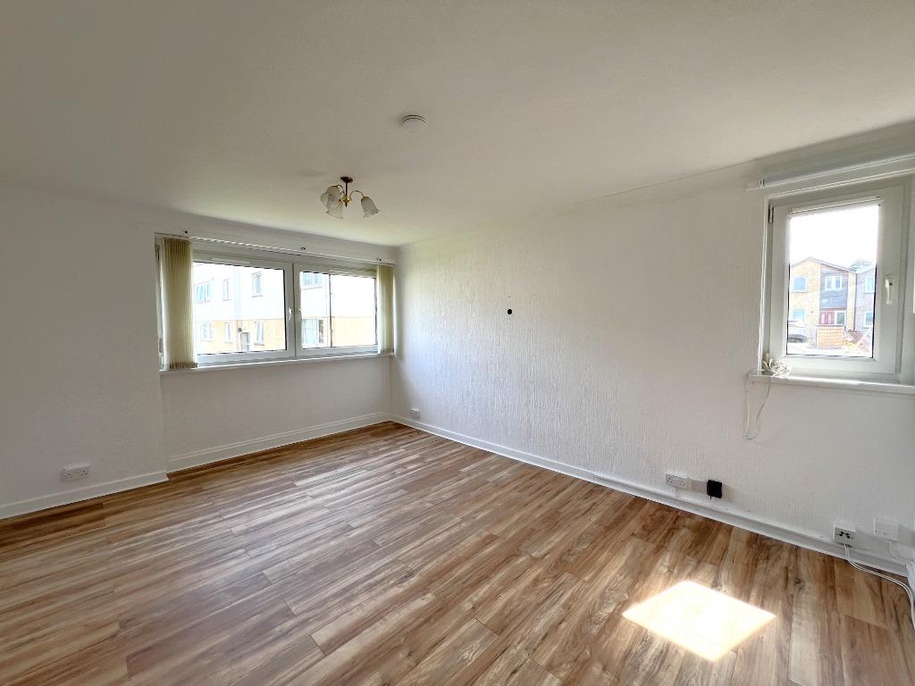 Moredun Park Gardens, Moredun... 2 bed duplex - £1,250 pcm (£288 pw)