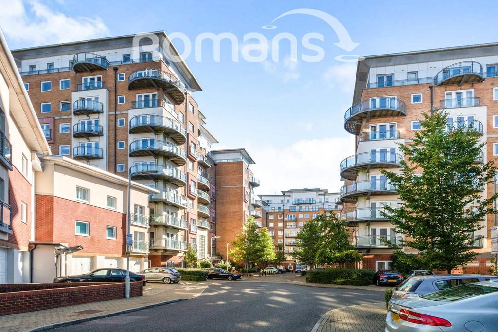 Winterthur Way, Basingstoke 2 bed apartment - £150,000