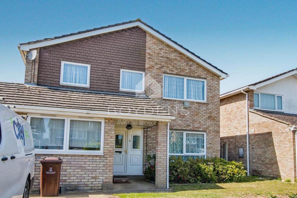 Adelaide Drive, Colchester CO2 4 bed detached house - £1,595 pcm (£368 pw)