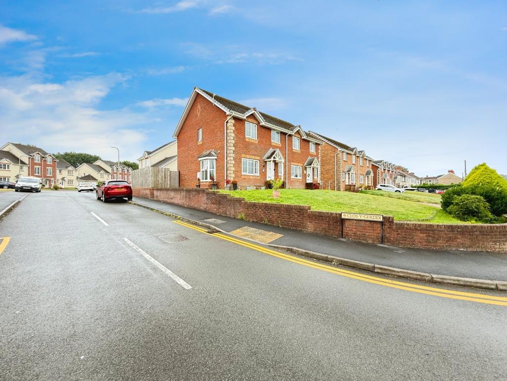 Heol Y Bwlch, Bynea, Llanelli... 3 bed semi-detached house - £230,000