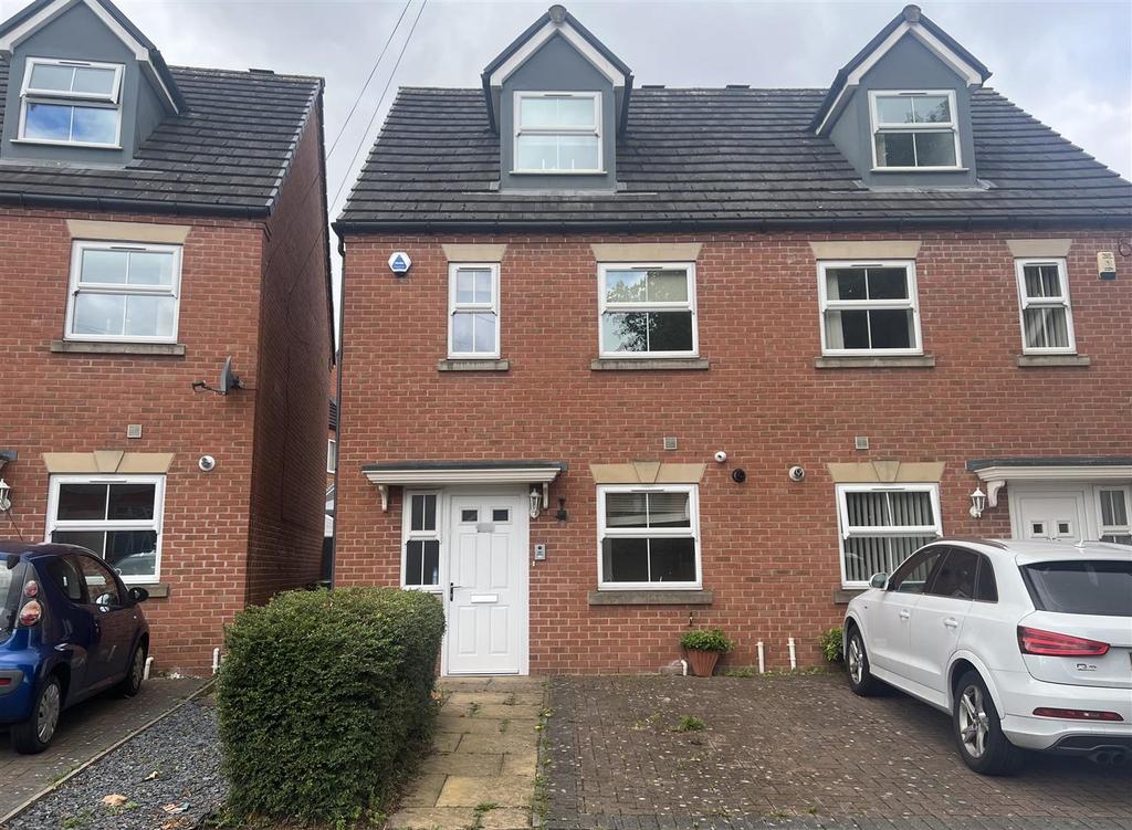 Cramp Hill, Wednesbury 3 bed townhouse to rent - £1,250 pcm (£288 pw)
