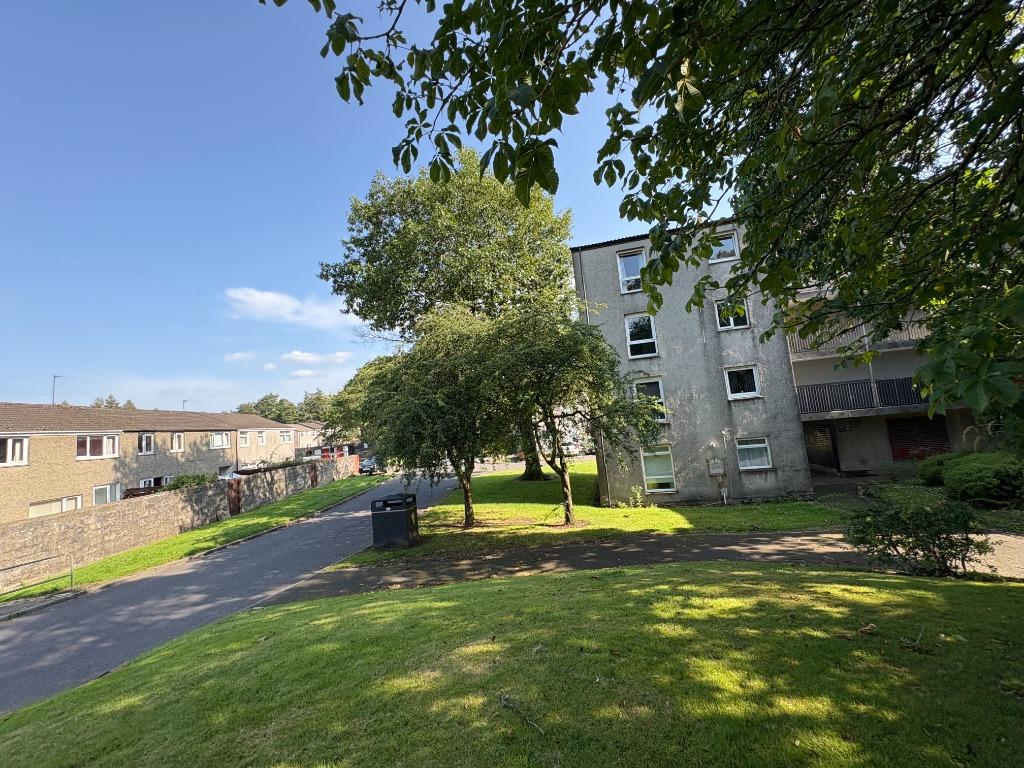 Medlar Road, Abronhill, Cumbernauld, G67 2 bed flat - £695 pcm (£160 pw)