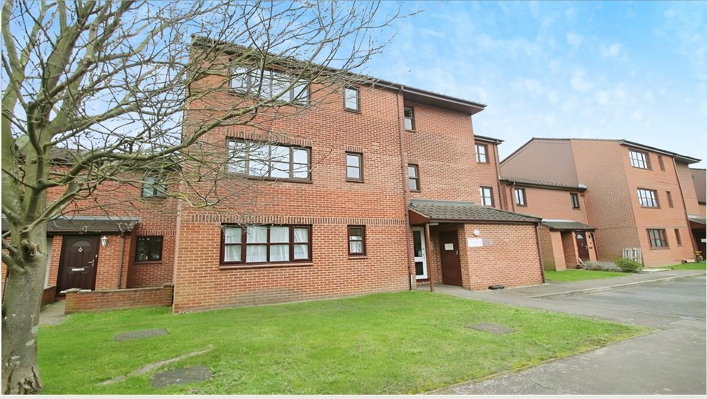 Newcourt, Uxbridge, UB8 Studio - £950 pcm (£219 pw)