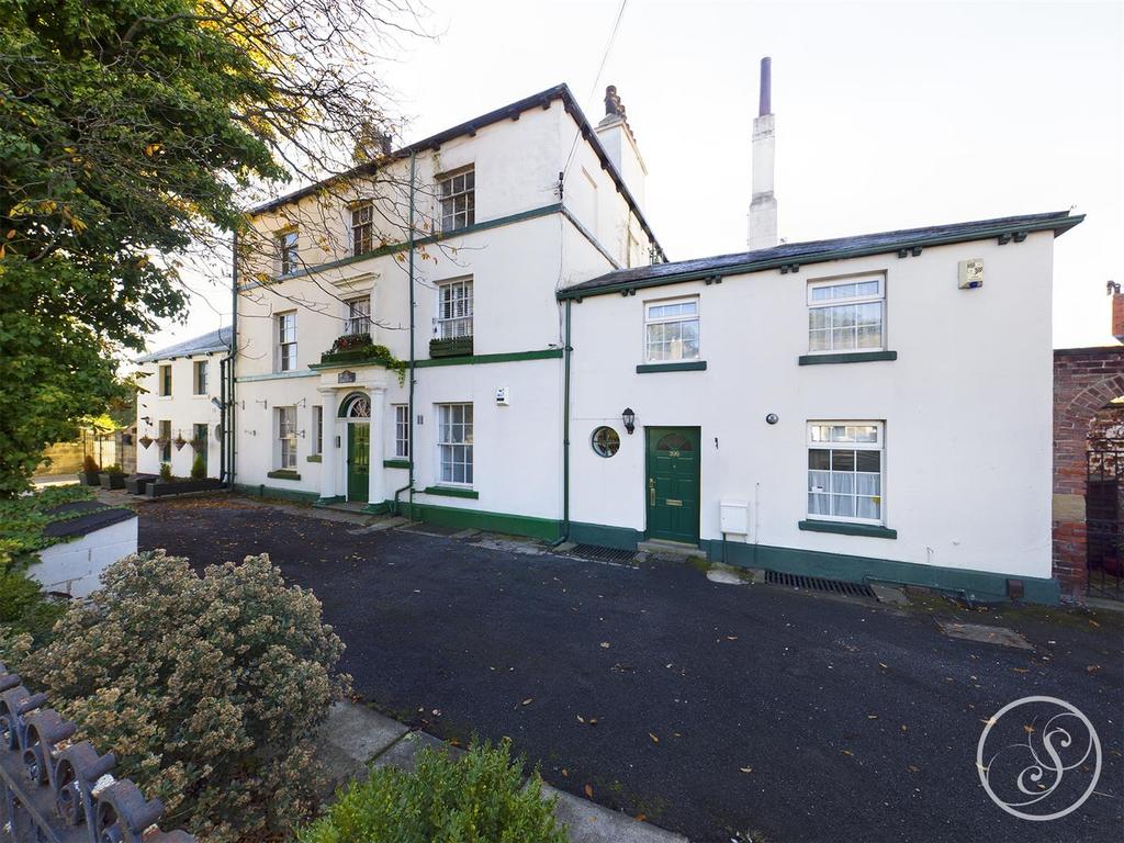 The Grange, Selby Road, Whitkirk, Leeds 2 bed flat - £850 pcm (£196 pw)