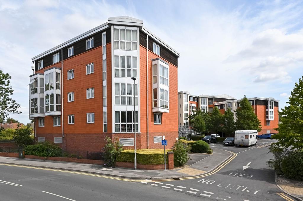 Nautica, The Waterfront, Selby, YO8 2 bed flat - £875 pcm (£202 pw)