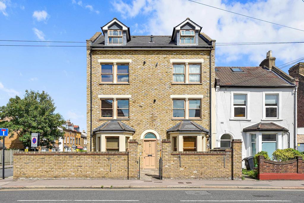 Oliver Rd, Oliver, E10 2 bed flat - £300,000