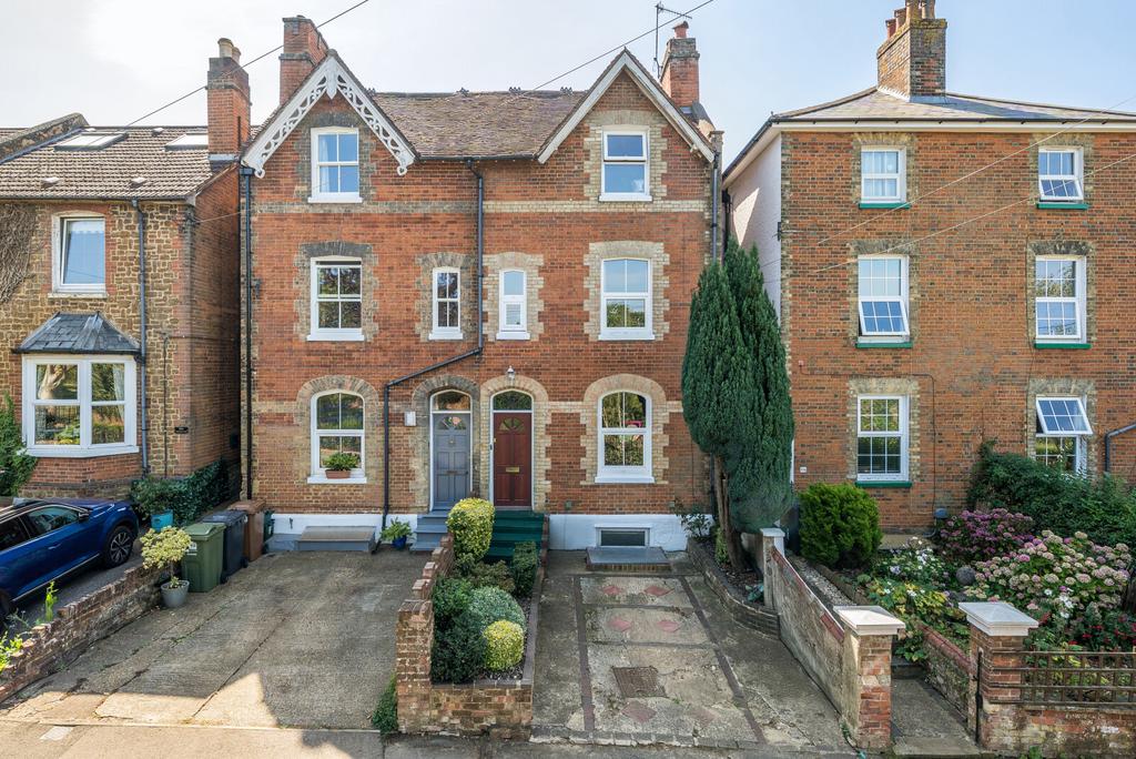 Nightingale Road, Guildford, GU1 3 bed semi-detached house for sale - £ ...