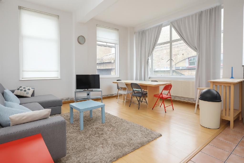 Laburnum Street, London, Haggerston 3 bed flat - £3,800 pcm (£877 pw)