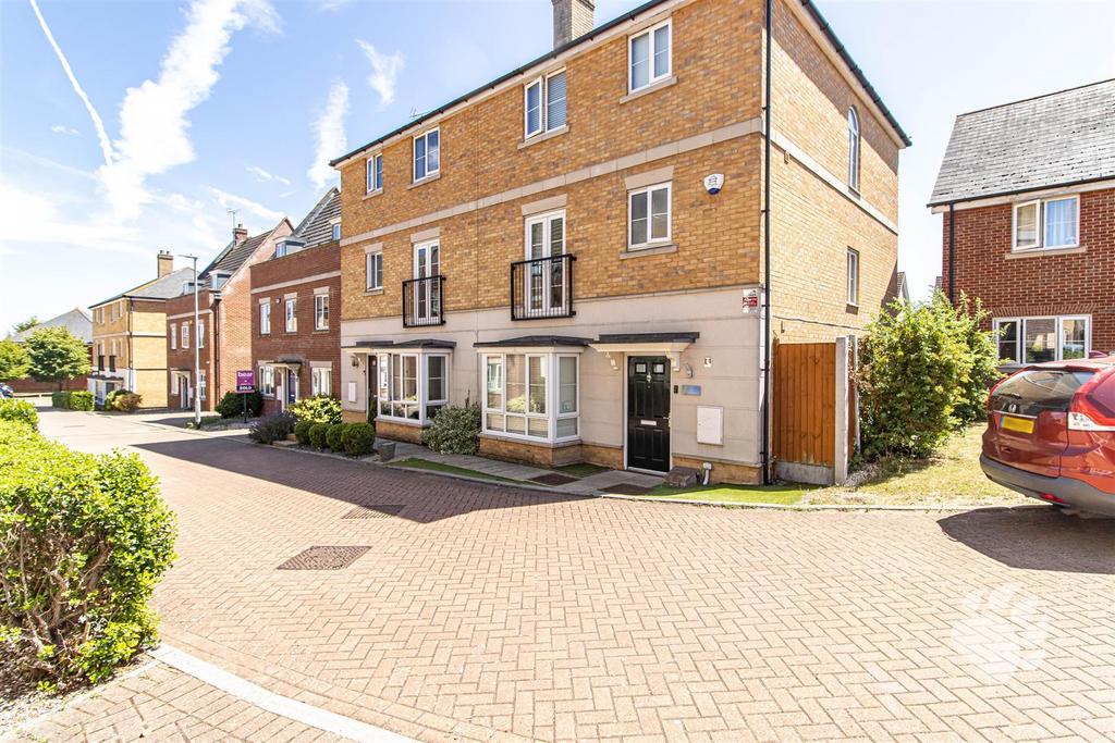 College Lane, Basildon SS15 5 bed semi-detached house - £550,000
